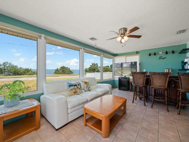 1963 Edgewater Drive, Clearwater, US, FL