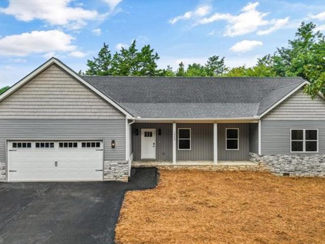 1963 Lee Proffitt Way, Sevierville, TN 37876