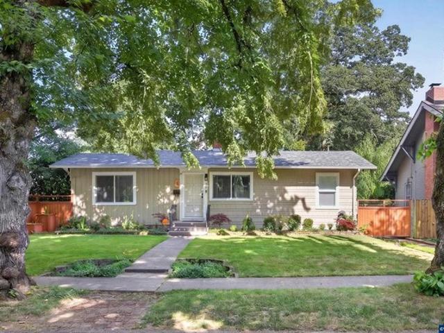 196 23rd St SE, Salem, OR 97301
