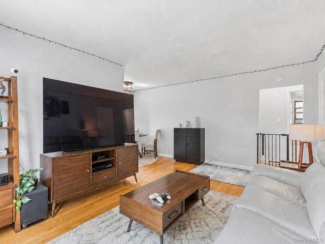 196 2 th Ave Unit 1ST, Fresh Meadows, NY 11365