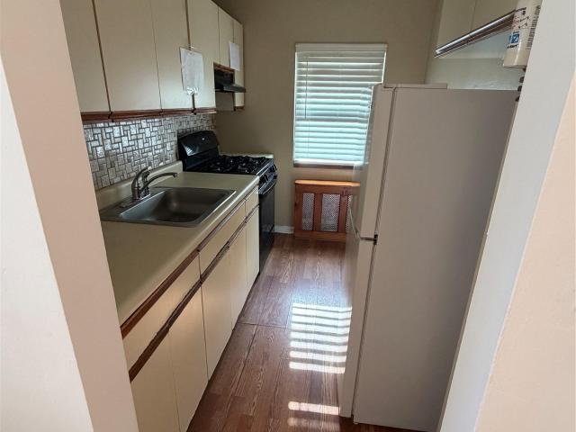 196 6 th Avenue 1