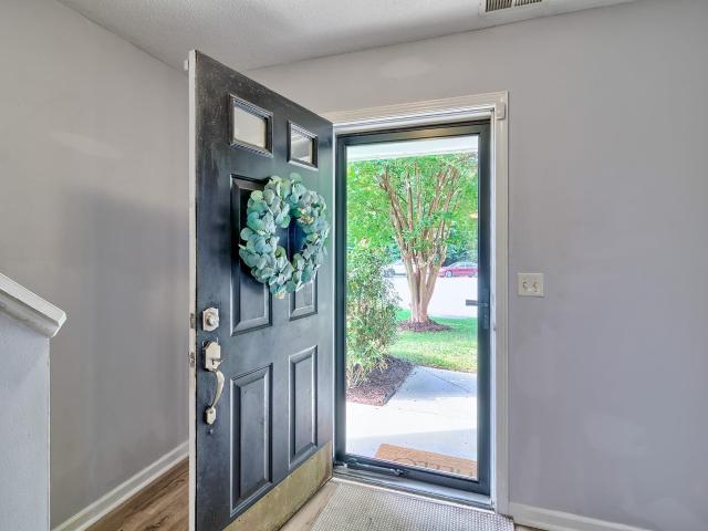 196 Cottage Lake Way