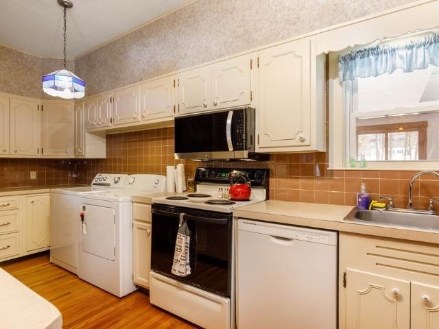 196 Chestnut St, Gardner, MA 01440 | MLS #73481 | Compass