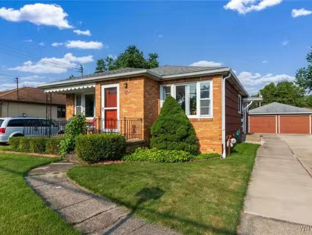 196 ALASKA ST, BUFFALO, NY 14206 Single Family Residence For S.