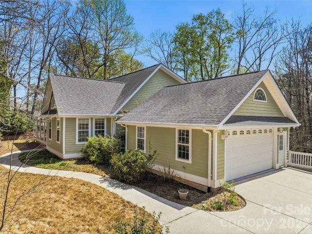 196 Blackbird Lane