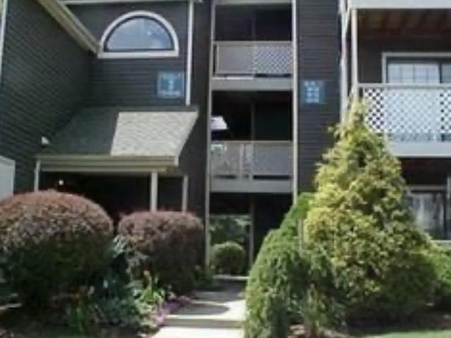 196 Blew Ct, East Brunswick, NJ 08816