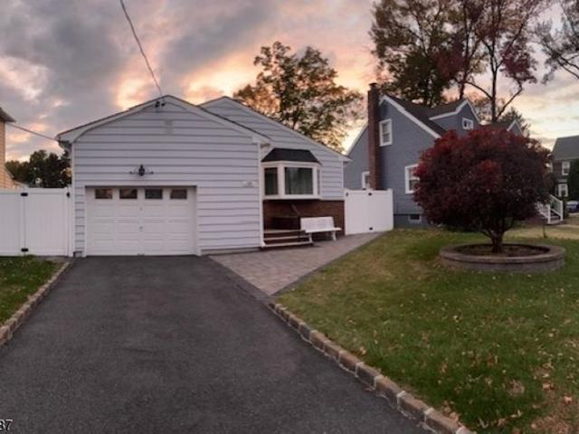 196 Galloping Hill Rd, Roselle Park, NJ 07204