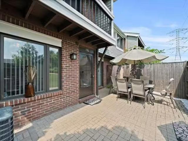 196 Greenbrook Dr, 196, Stoughton, MA 02072 648385432