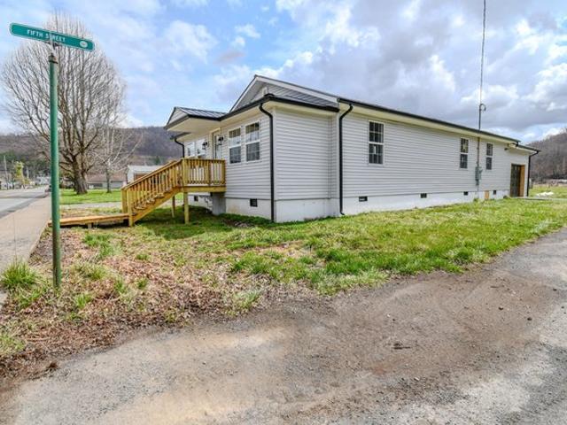 196 Greenbrier Ave, Rainelle, WV 25962