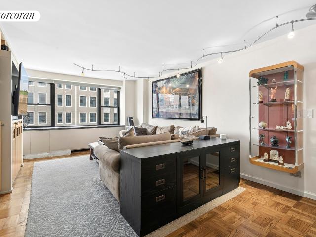 196 East 75th Street, New York, NY