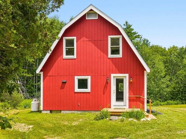 196 Kinsman Rd, Grafton, NH 03240