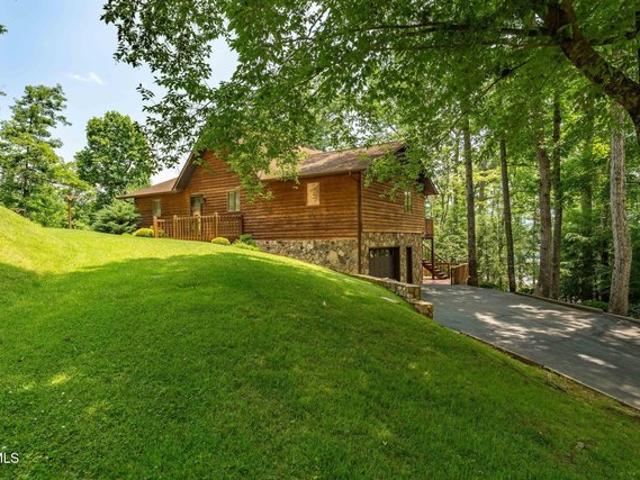 196 Hiddenwood Dr, Mountain City, TN 37683