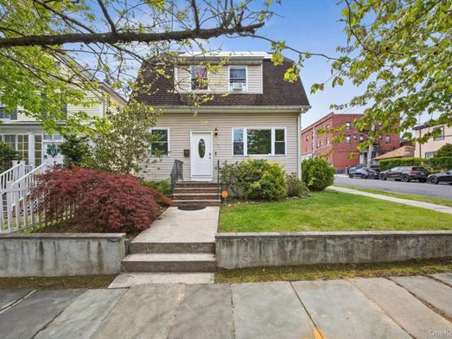 196 Hillside Ave, Mount Vernon, NY 10553