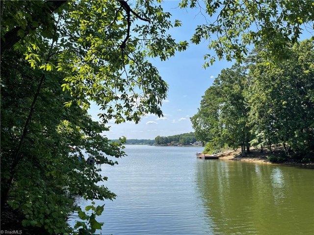 196 Larkspur Ln, Lexington, NC 27292