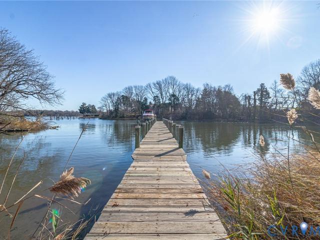 196 Matthews Cove Dr, Montross, VA 22520 | MLS #2532