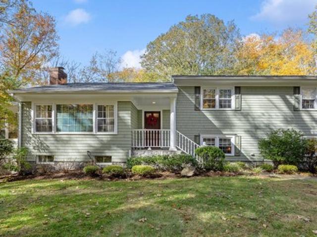 196 Mariomi Rd, New Canaan, CT 06840