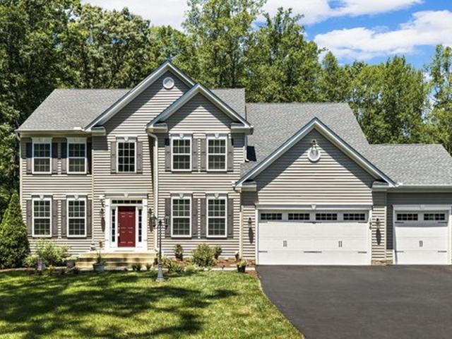 196 McPherson Dr, Fredericksburg, VA 22406