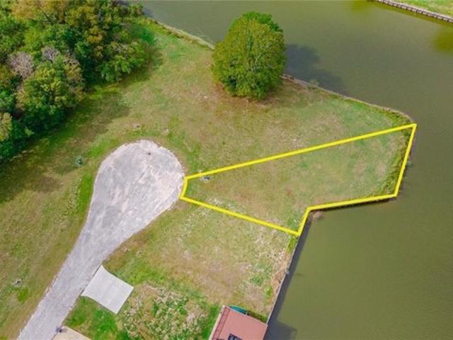 196 N Forest Dr, Huntsville, TX 77340