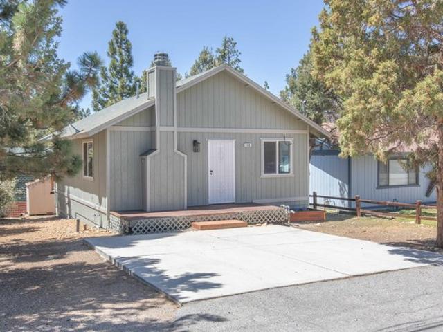 196 Sunset Ln, Sugarloaf, CA 92386