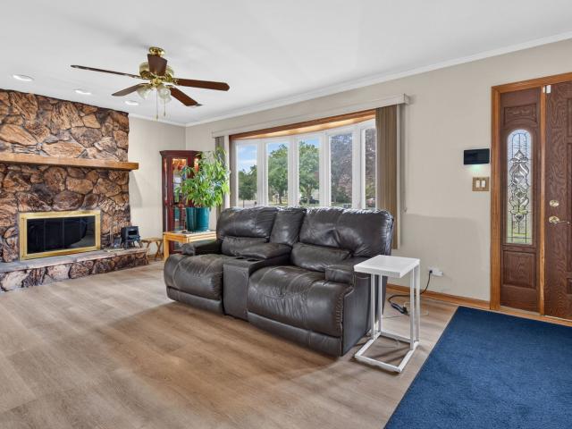 196 Sunshine Drive