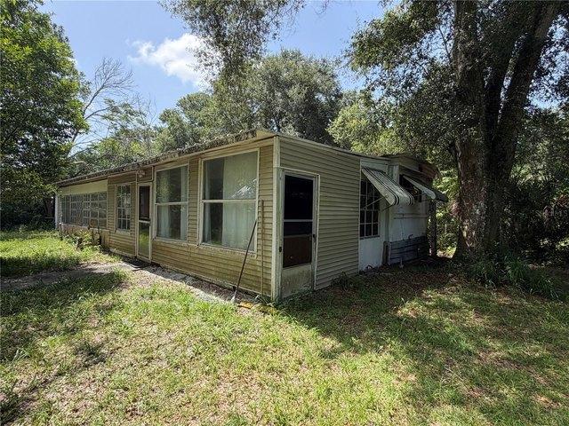 196 Robinhood Dr, Deland, FL 32724