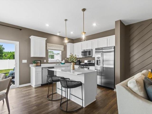 196 Randwick Ln, Greer, SC 29651