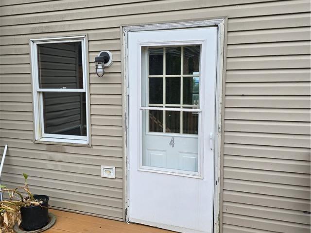 196 W Madison St 4