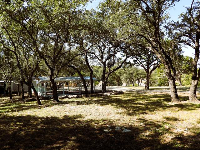 196 Whispering Oak Ln, Lakehills, USA, TX