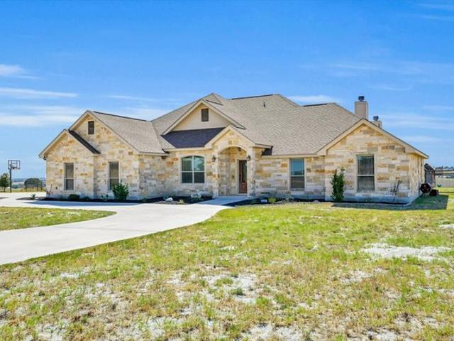 196 Triple Bend Dr, La Vernia, TX 78121