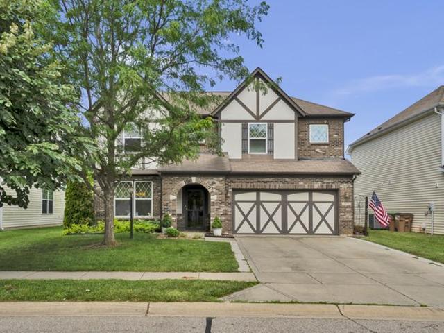 1975 Lakecrest Dr, Columbus, IN 47201