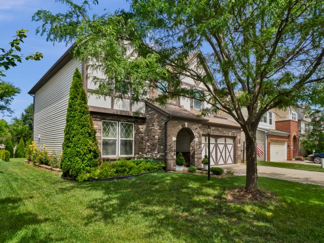 1975 Lakecrest Drive