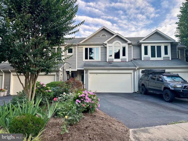 1975 Lakeport Way
