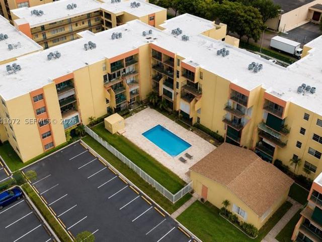 1975 W 44th Pl Unit 310, Hialeah, FL 33012