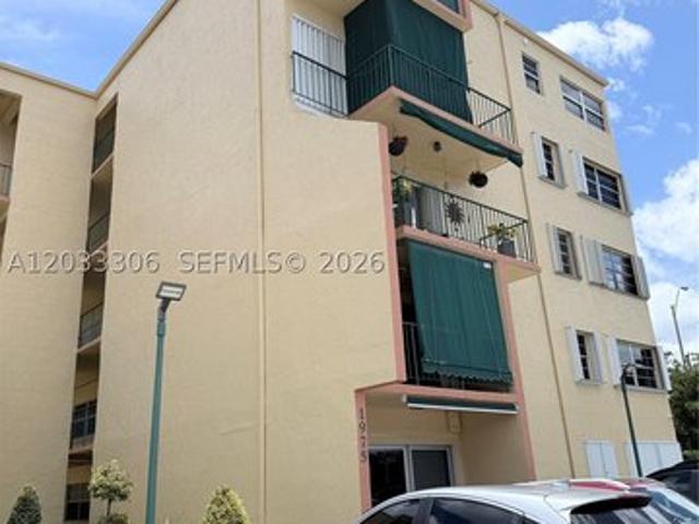 1975 W 44th Pl Unit 401, Hialeah, FL 33012
