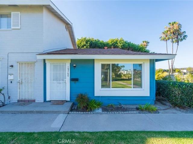 19760 Kingswood Ln, Huntington Beach, CA 92646