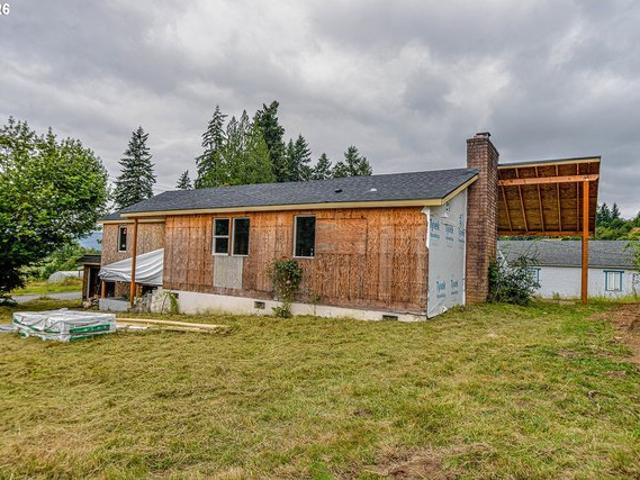 19769 Florence Dr, Clatskanie, OR 97016