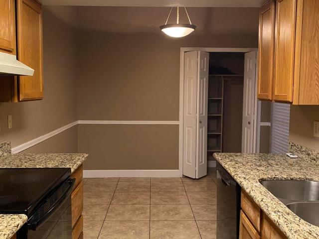 1976 n lemon tree lane # 11