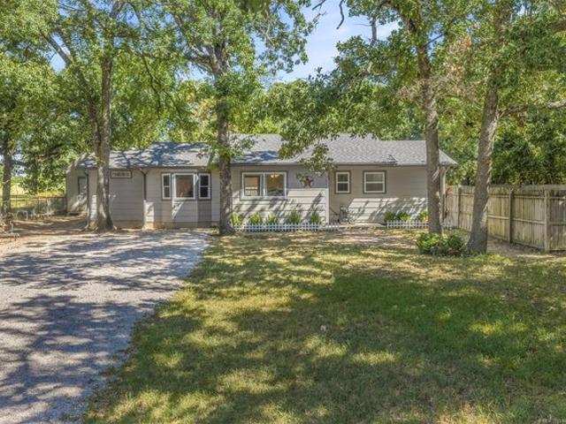 1976 Buckskin Rd, Ardmore, OK 73401