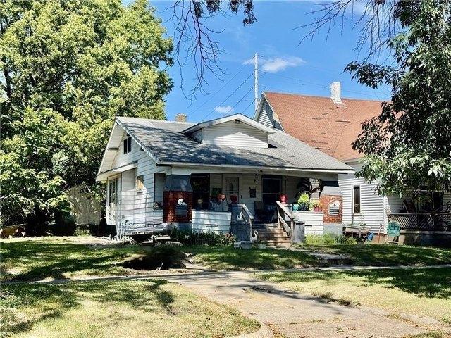 1976 E William St, Decatur, IL 62521