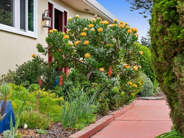 1976 Luzern St, Seaside, CA 93955 | MLS #ML82040 | Compass