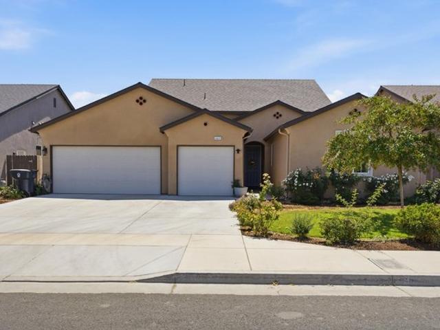 1977 Sherbrook Ave, Tulare, CA 93274