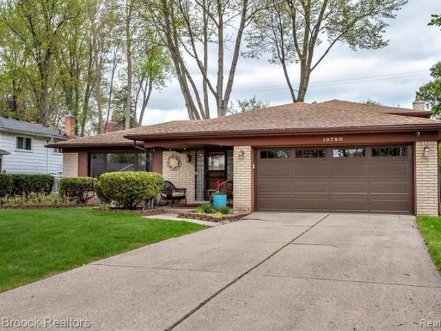 19780 Butternut Ln, Southfield, MI 48076