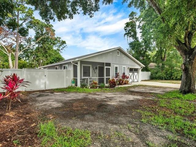 1978 Dix St, Largo, FL 33774