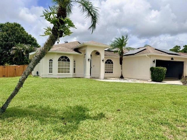 1978 SW Hillman St, Port Saint Lucie, FL 34953