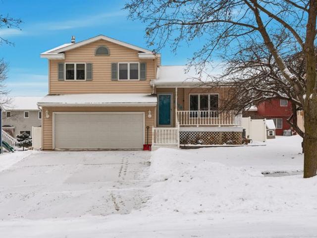 1978 Sandalwood Dr, Onalaska, WI 54650