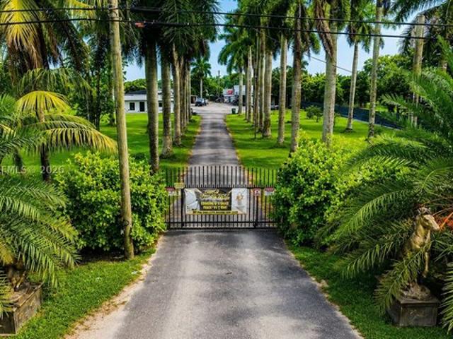 19790 SW 136th St, Miami, FL 33196