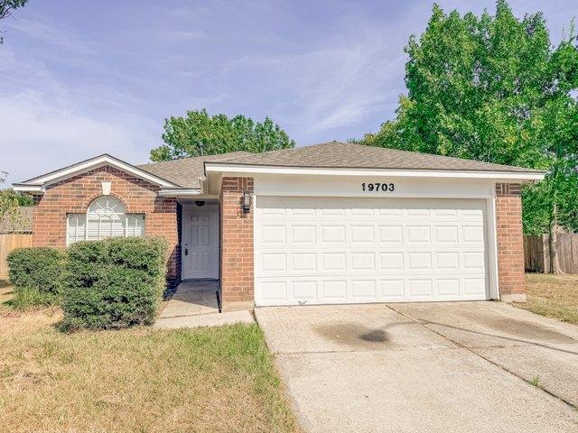 19703 Vista Lake Ct, Cypress, TX 77433