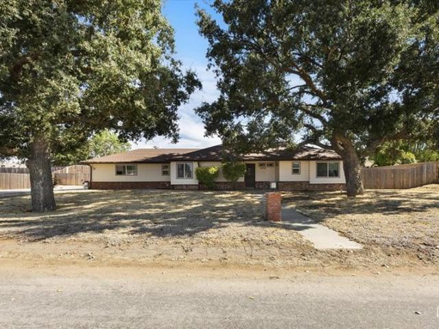 19700 Mesa Dr, Tehachapi, CA 93561