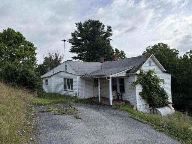 1970 Snider Ln, Pulaski, VA 24301