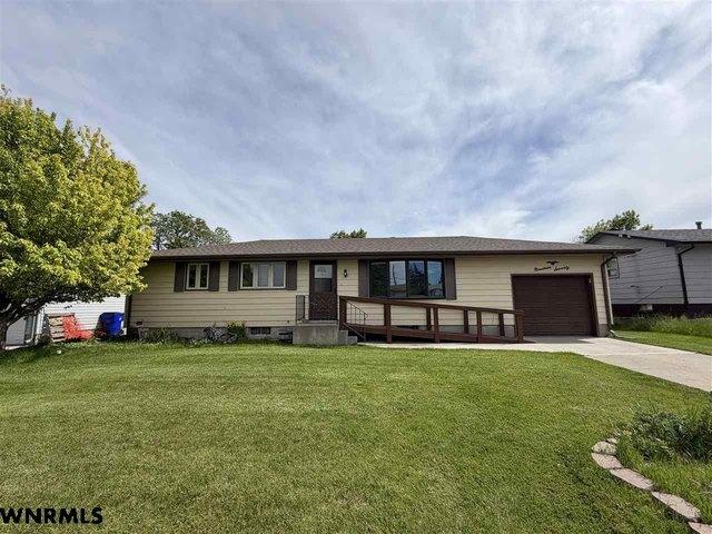 1970 20th St, Gering, NE 69341
